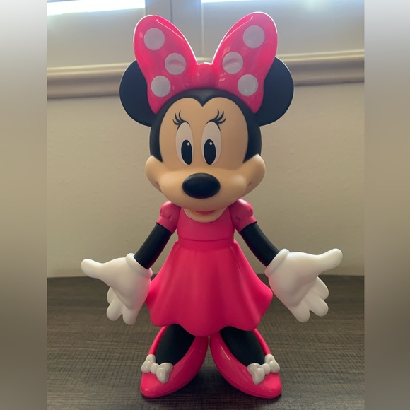Toys | Posable Plastic Minnie Mouse Doll | Poshmark
